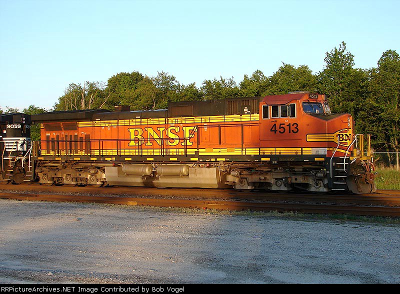 BNSF 4513